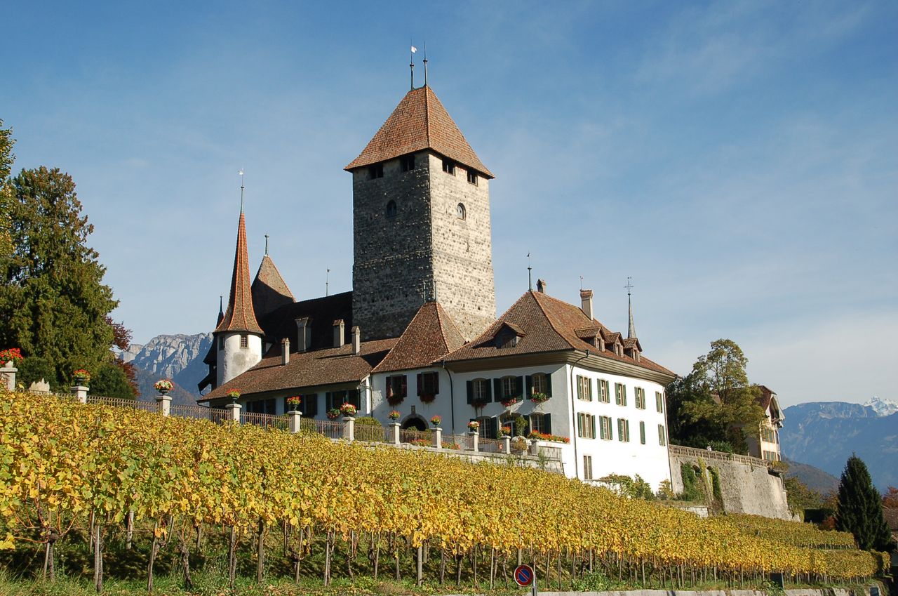 Self-guided tour of Spiez | SmartGuide