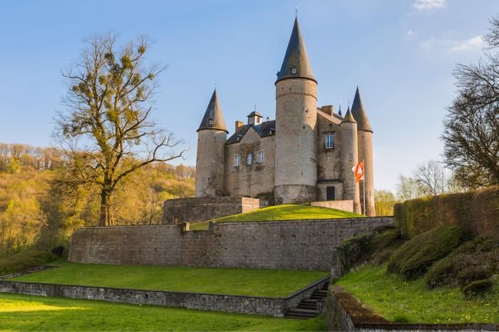 Self-guided tour of Houyet | SmartGuide