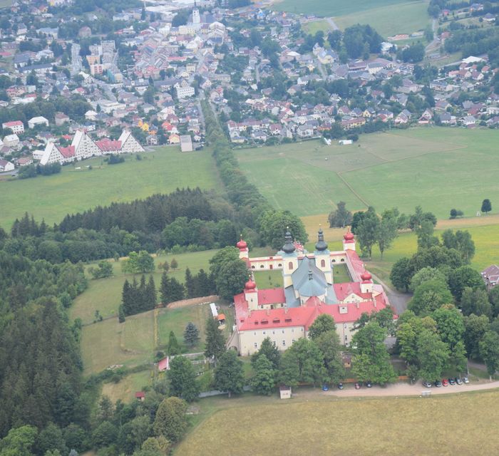 Self-guided tour of Mountain-of-the-Mother-of-God-Kraliky | SmartGuide